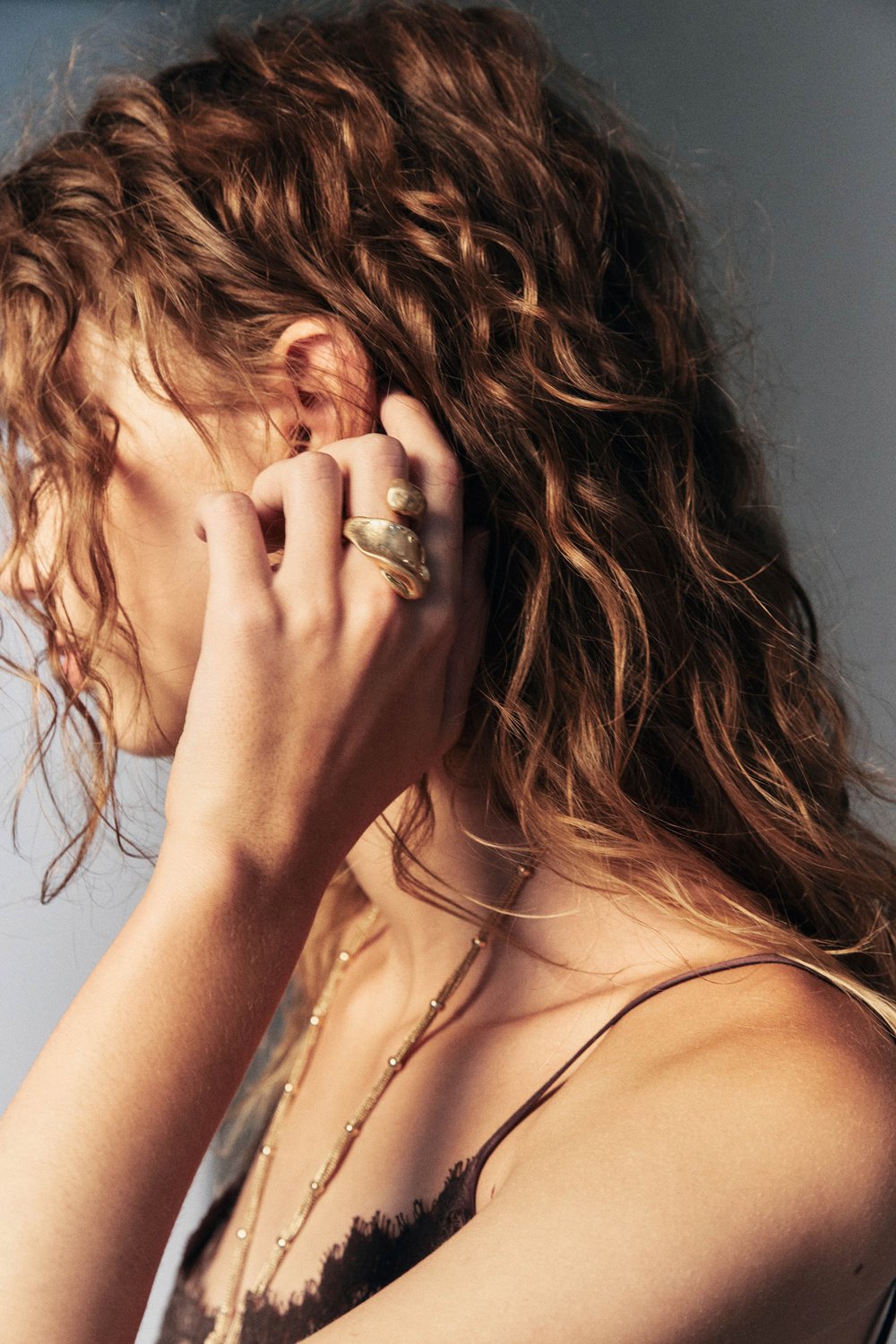 Скульптурное кольцо из металла золотой цвет - LIMÉ