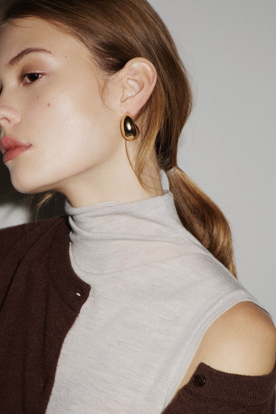 Объемные серьги из металла золотой цвет - LIMÉ